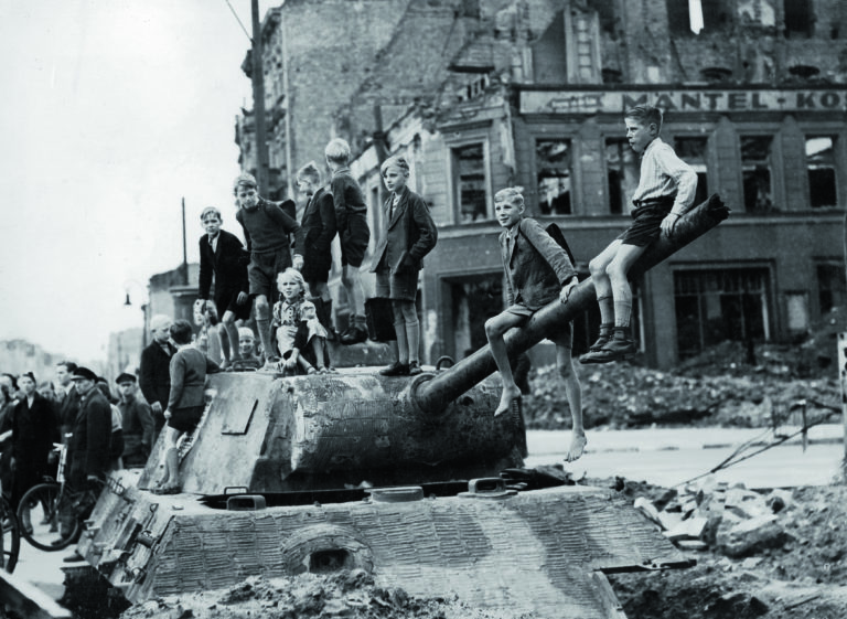 PIMPFE auf Panzern – ARTE Magazin Aboshop